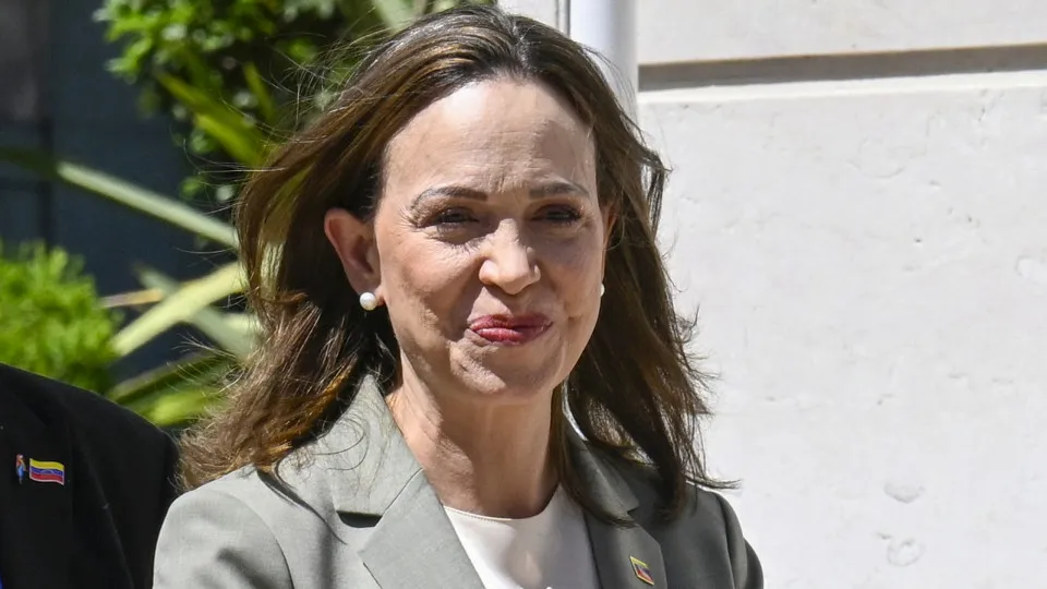 Corina Machado assume que será candidata em "eleições limpas e livres"